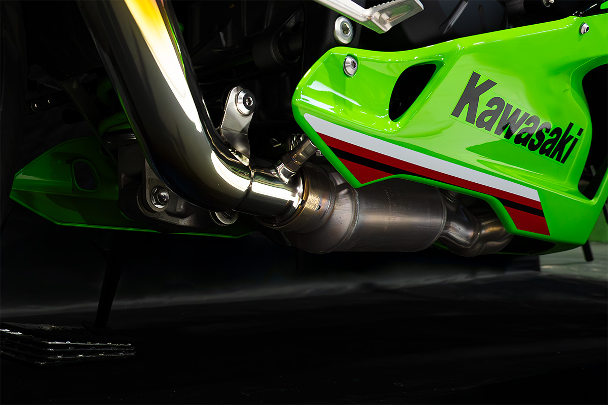 トリックスター / Ninja ZX-6R (24)スポーツコンバートマフラーIKAZUCHI 焼チタンパイプver.